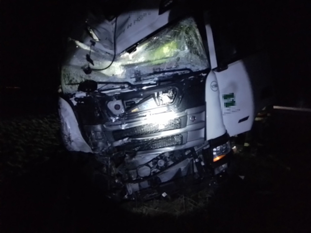 Opakovaná uzavírka kvůli havárii. Dálnici D35 u Olomouce zablokoval střet kamionů | Galerie ...